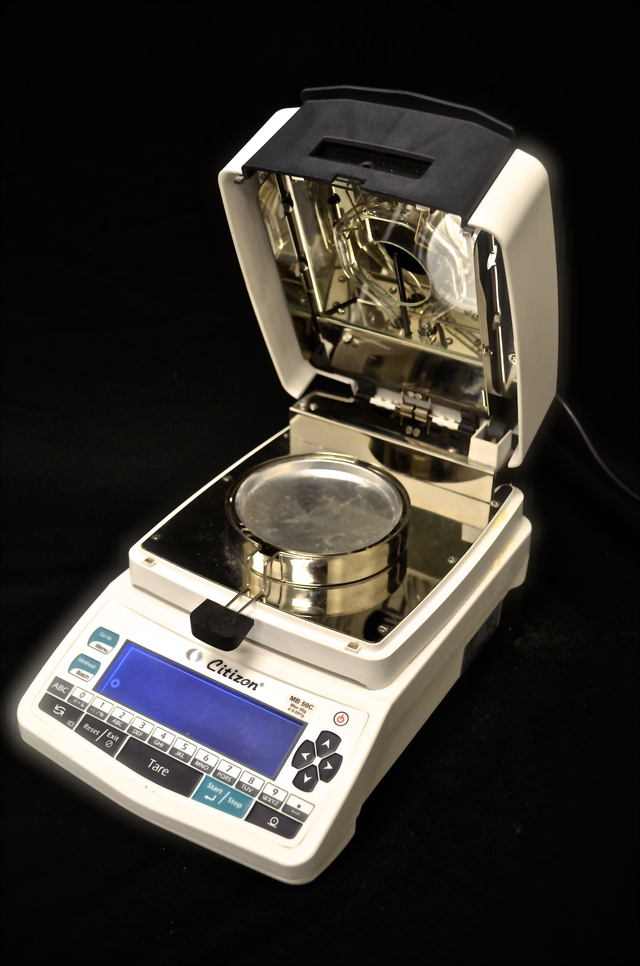 Praxis Moisture Balance, moisture content analysis